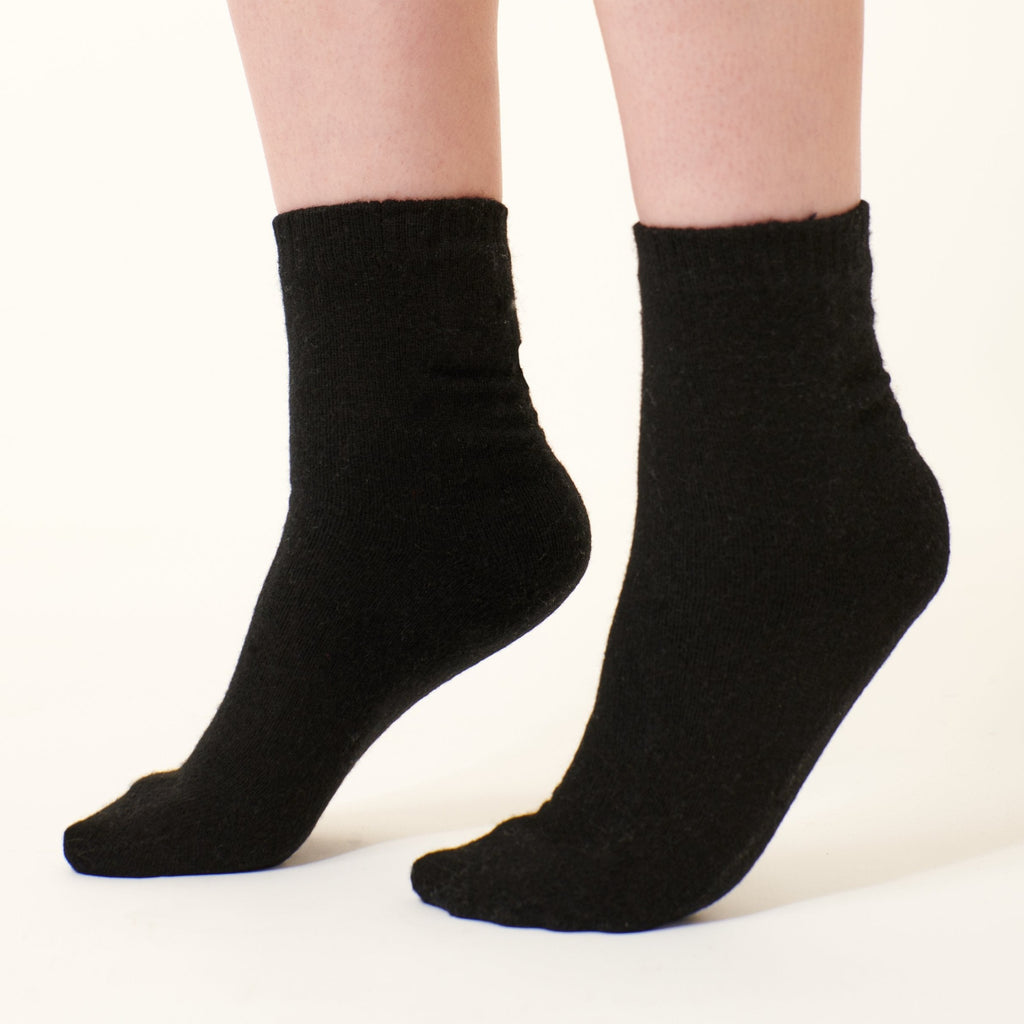 Crush Cashmere Crush Cashmere, Sustainable Cashmere crew socks in black ...